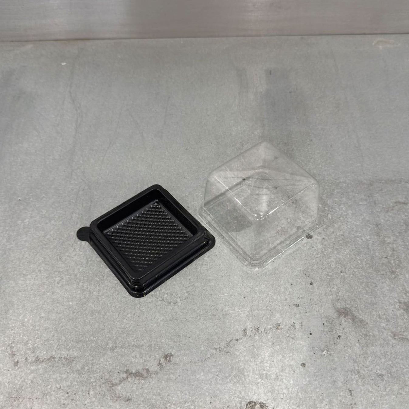 Plastic Containers with Black Tray - Small Baked Goods – MARAH PACKAGE